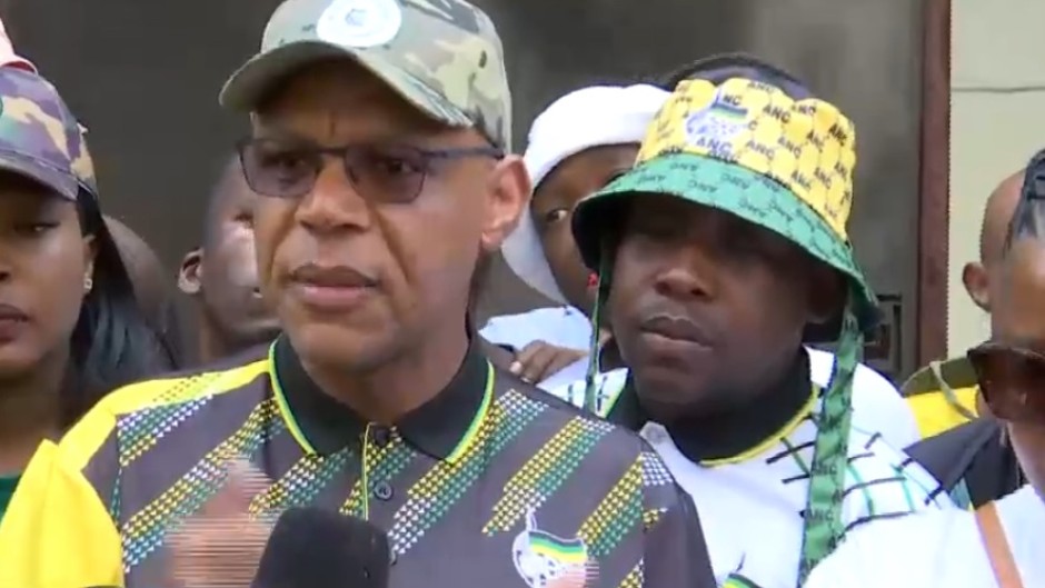 WATCH | ANC's Mabe speaks outside Luthuli House - eNCA