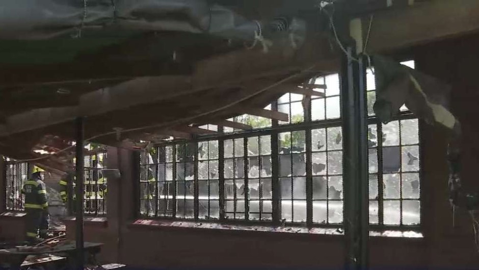 Firefighters contain blaze at Zoo Lake clubhouse - eNCA