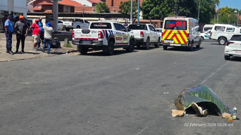 Knife-wielding man killed in stand-off with security guards in KZN - eNCA