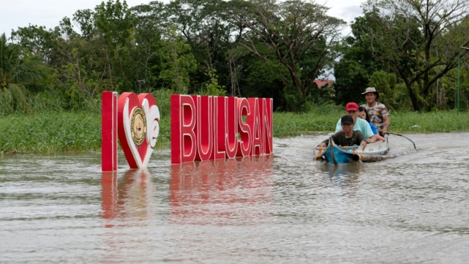 Boats bring Philippine flood victims to safety as death toll rises - eNCA