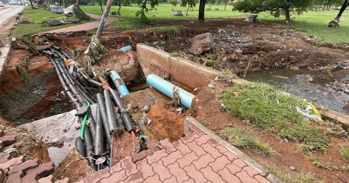 Torrential rains leave trail of destruction in parts of Joburg | eNCA
