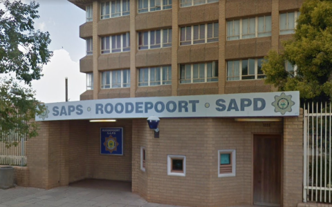 Roodepoort Protest | Residents want Cele to address them - eNCA