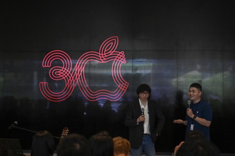 Apple celebrates 30 years in China - eNCA