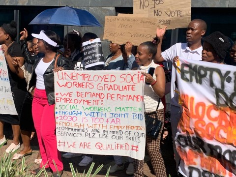 Survey shows 50% of youth plan to leave SA for job opportunities - eNCA