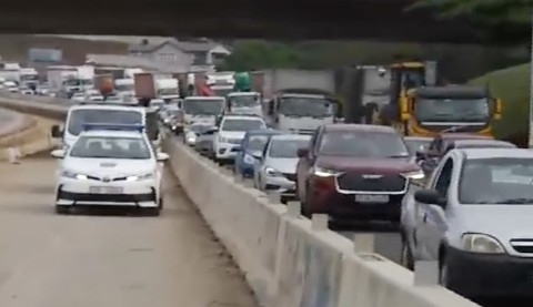 WATCH | Durban taxi drivers block roads - eNCA