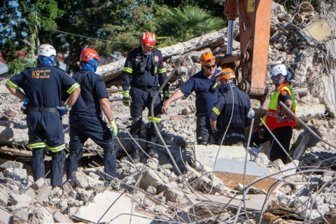 UPDATE: George building collapse death toll climbs to 17 - eNCA