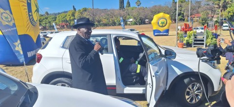 Crime scene experts receive new vehicles - eNCA