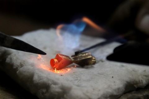 Gold hits record high as global markets rise - eNCA