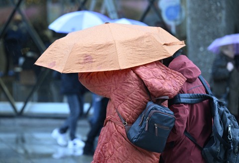 Cape Town floods | More rain and wind expected this weekend - eNCA