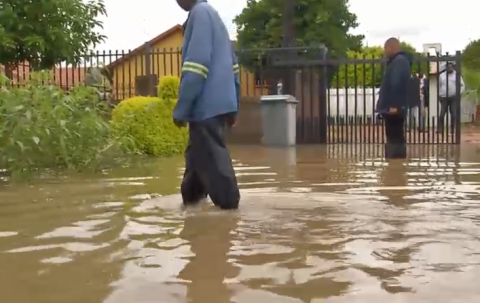KZN floods | Hundreds displaced by severe weather - eNCA