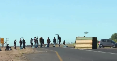 Workers in Delmas protest over unpaid salaries - eNCA
