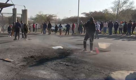 Maponya Mall closed for business after e-hailing driver killed - eNCA