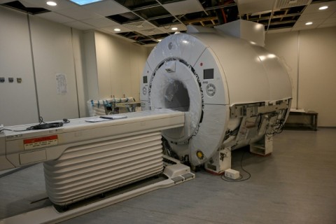 US cops get gun stuck to MRI machine in bungled cannabis raid - eNCA