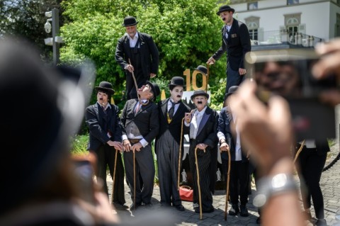 Hundreds of Charlie Chaplin lookalikes gather in Switzerland - eNCA