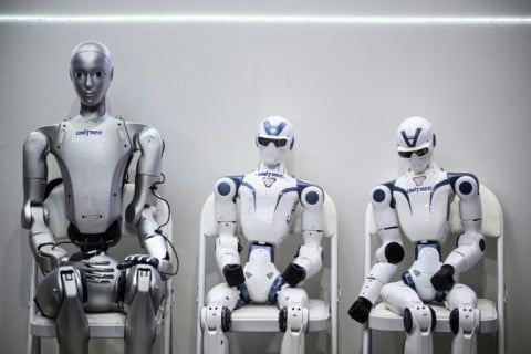 Robots pour cocktails and run marathons, but still can't multitask - eNCA