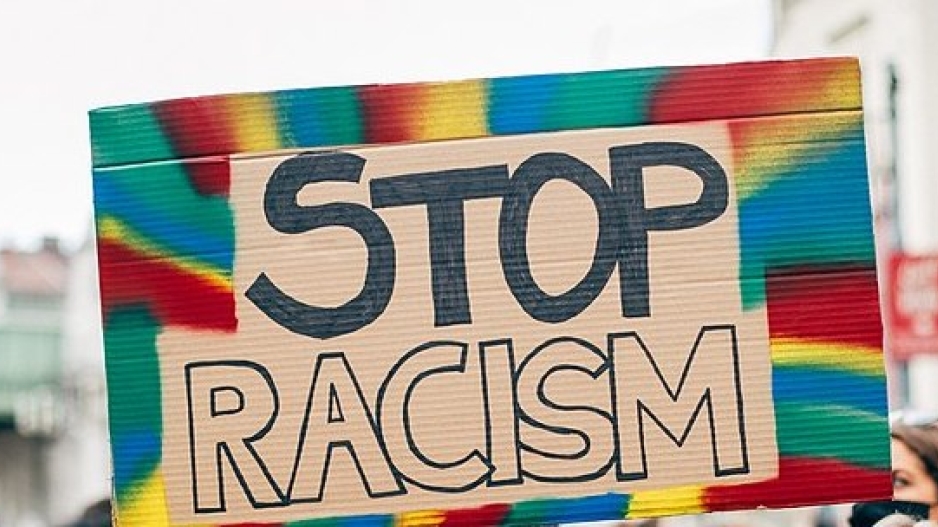 Ramaphosa calls on South Africans to unite against racism | eNCA