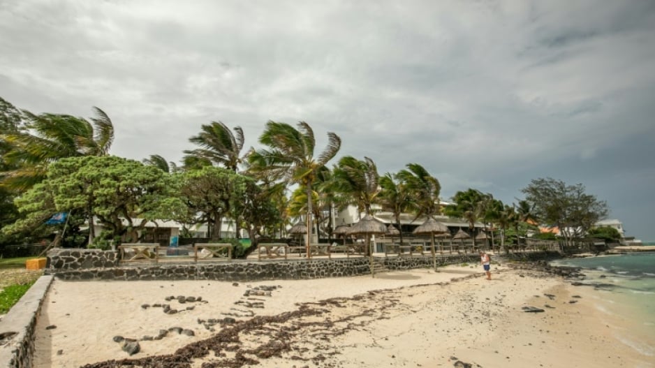 Mauritius lashed by rains as intense Cyclone Freddy arrives | eNCA