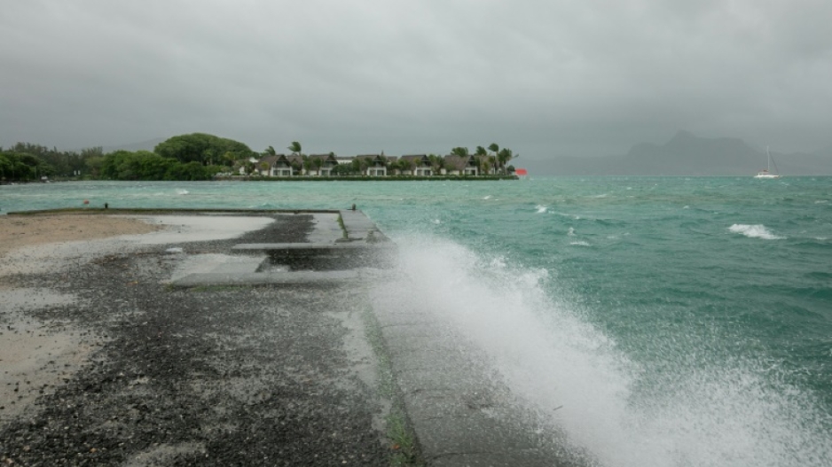 Mauritius lashed by rains as intense Cyclone Freddy arrives | eNCA